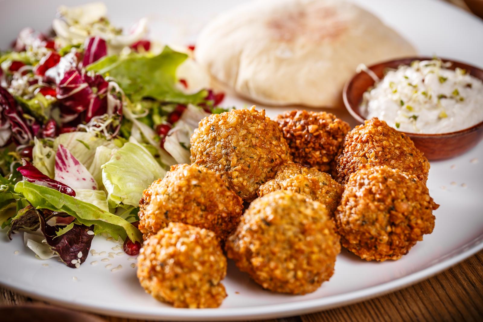 What Does Falafel Taste Like? The Ultimate Guide